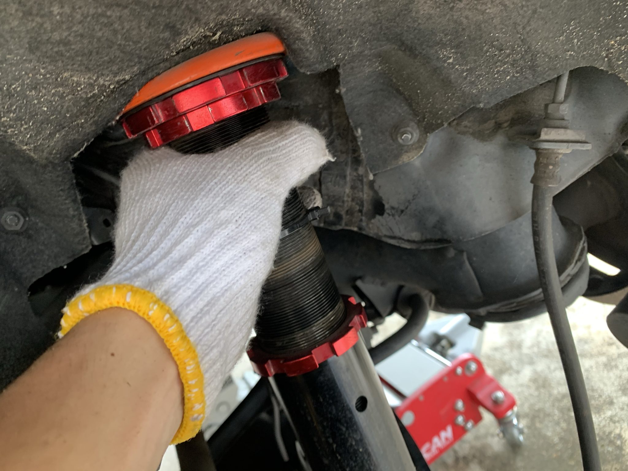 車高調の上げ方を解説【画像付き】 | Freedom