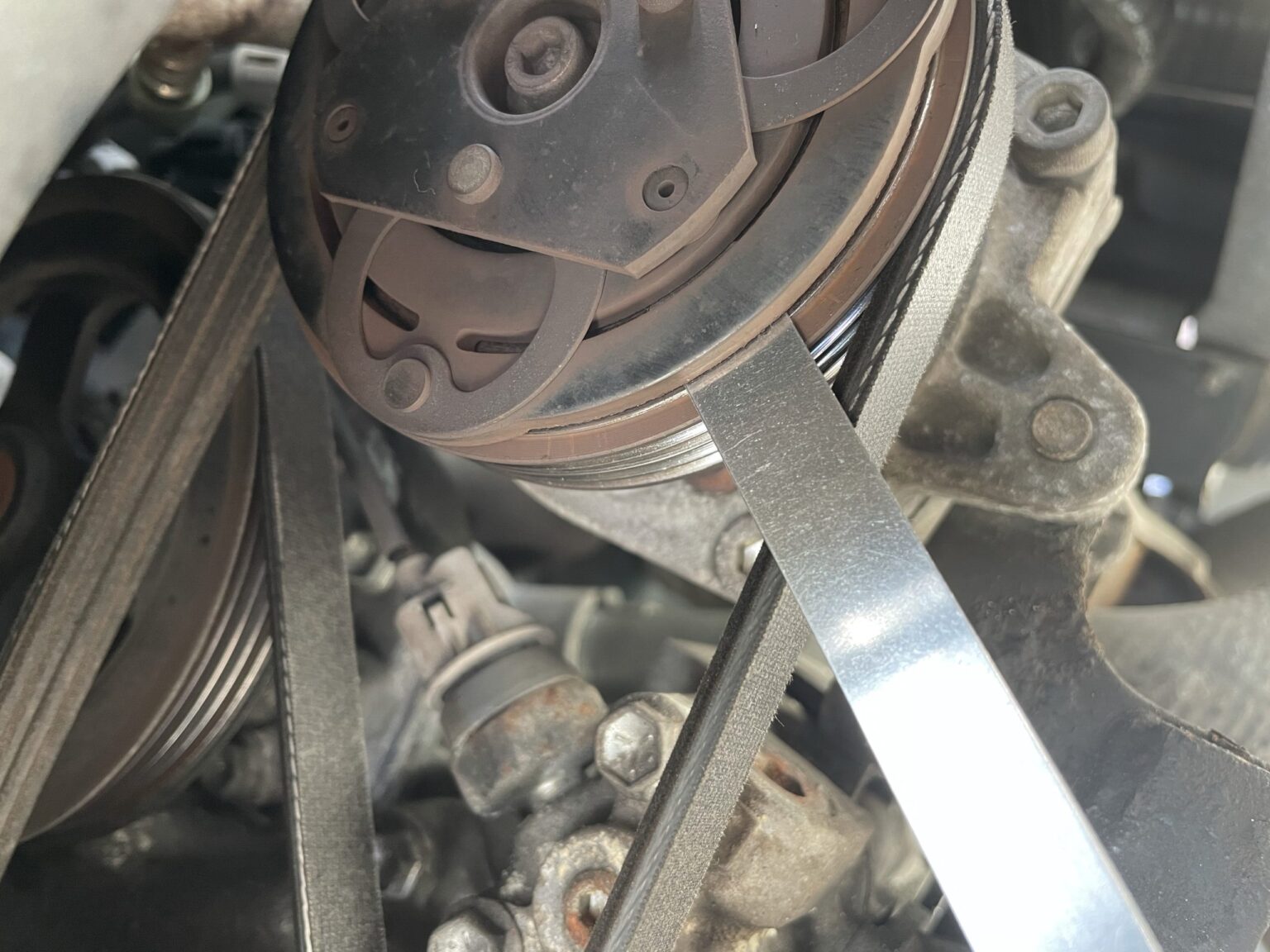 最強のオイル漏れ止め剤！ピットワークス【NC81】の効果！ネットの評判は本当だった！ | Freedom